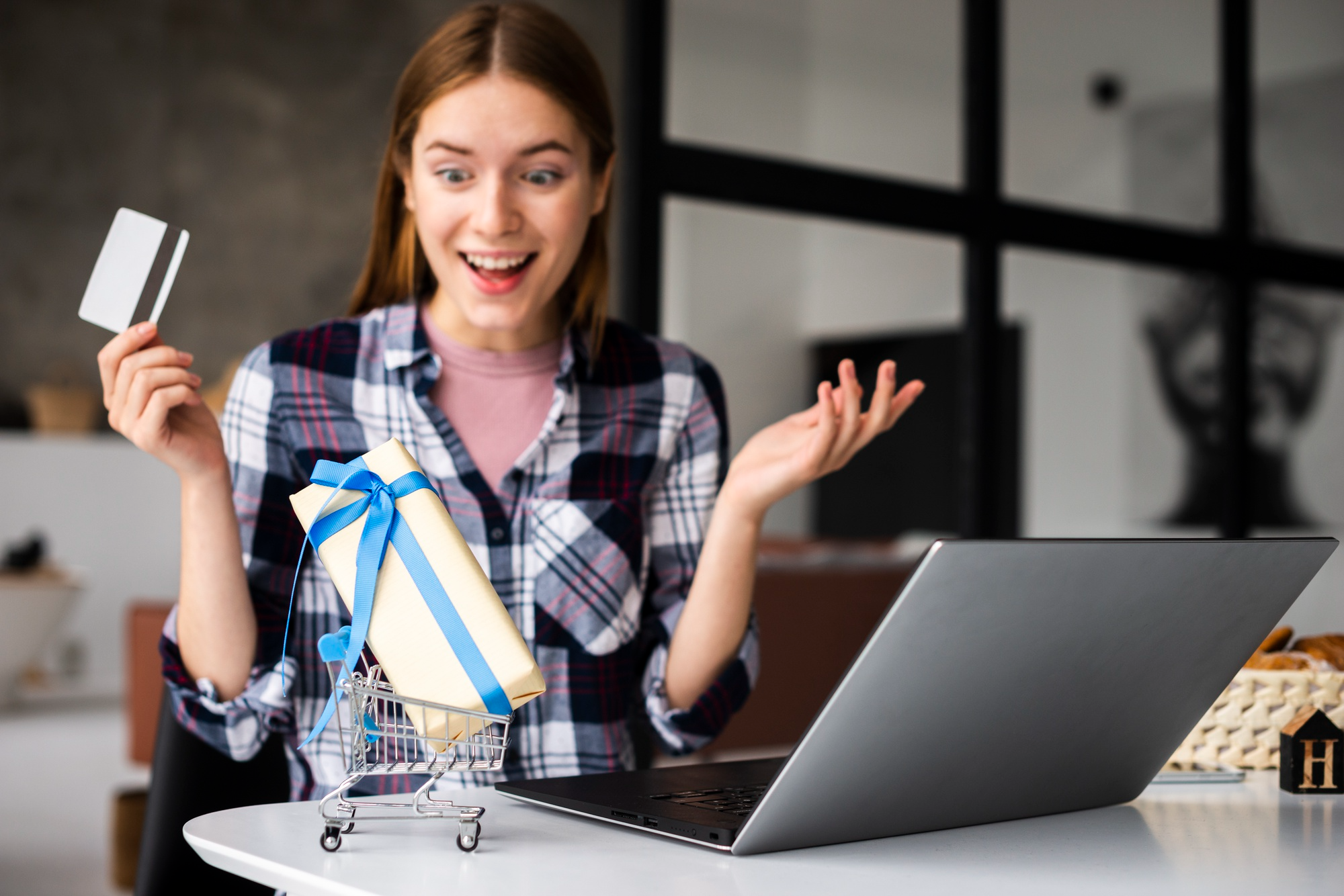 The Pros and Cons of Rewards Management in Business - Opus Education ...